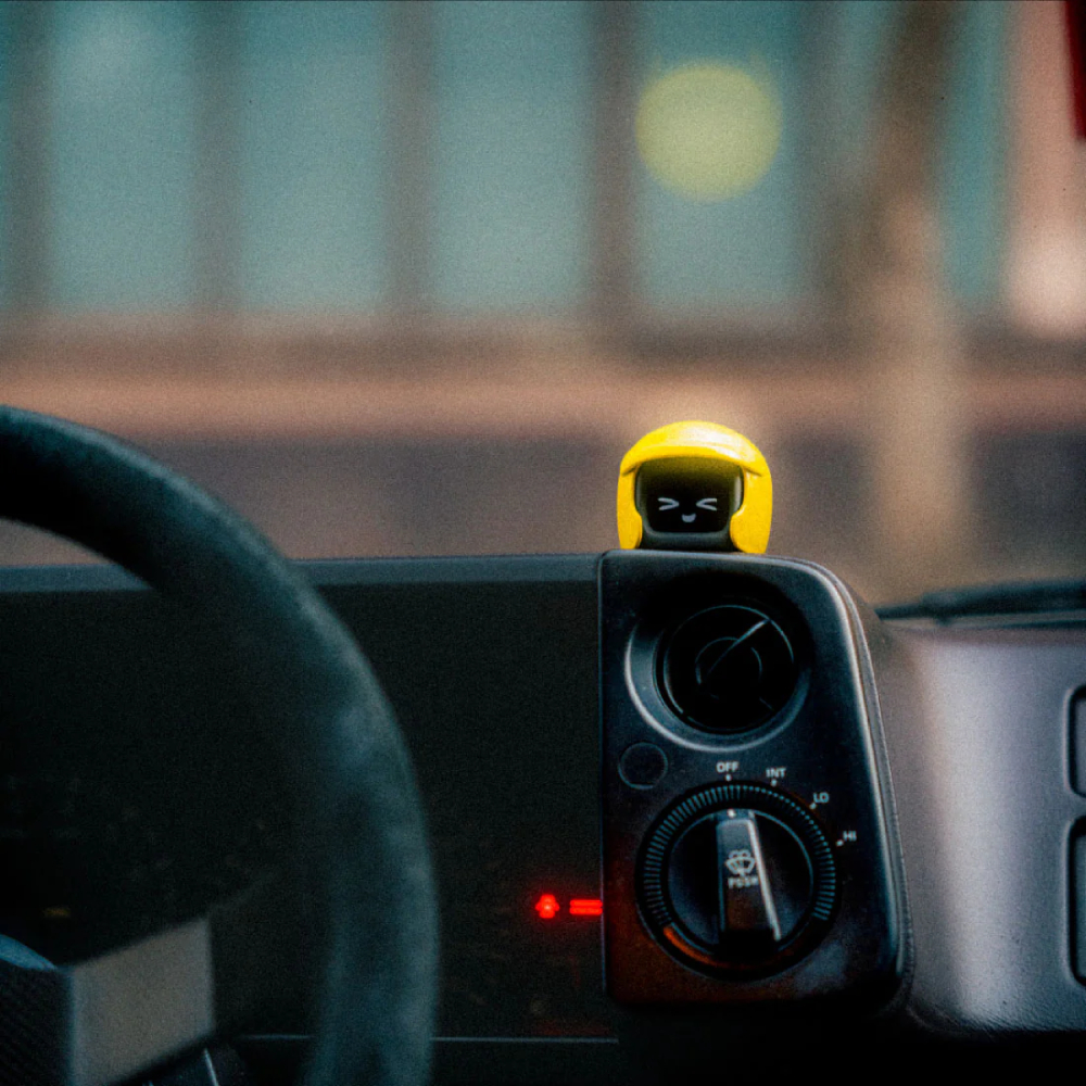 Робот-компаньон для автомобиля. Poki купить в Москве по приятной цене